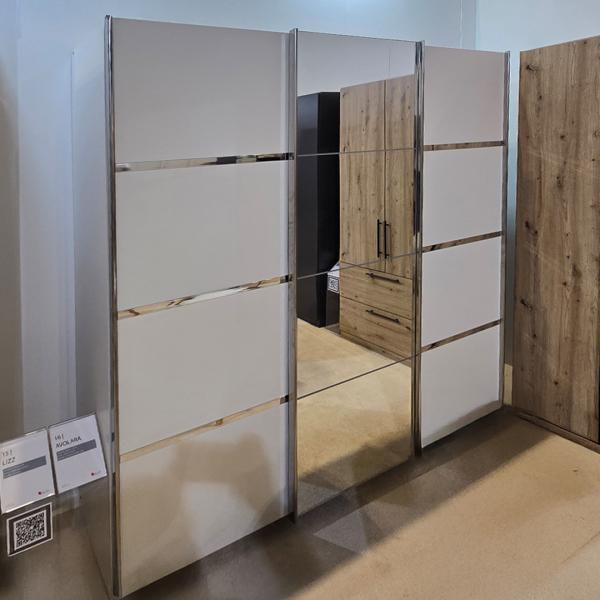 Avolara 3 Sliding Door Robe | Magnum Furniture